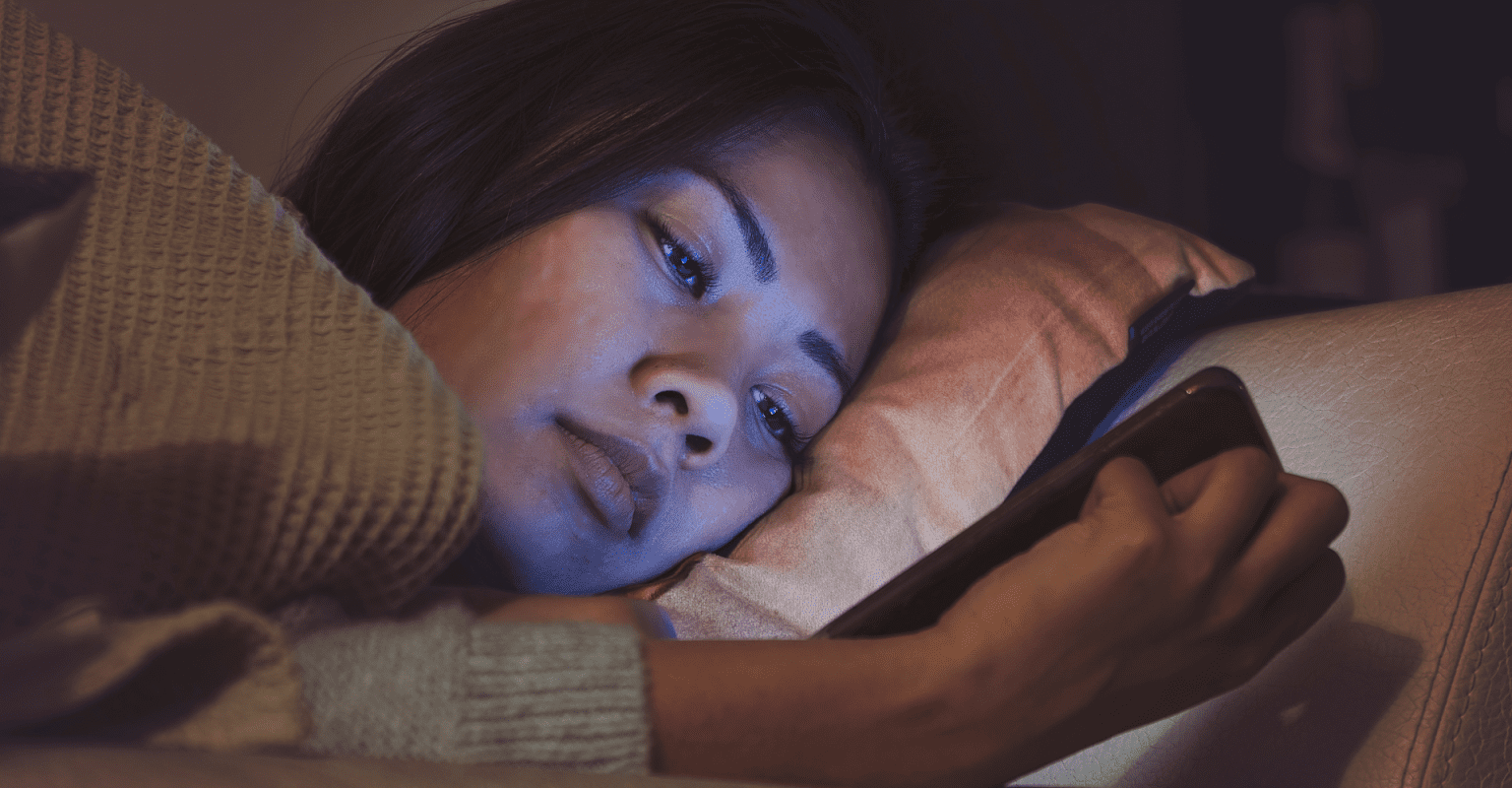 How does screen time affect sleep quality? | The Health Insider