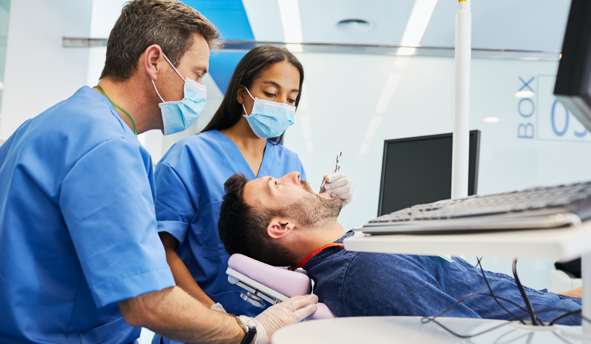 Optometrist vs Ophthalmologist: Canadian Eye Care Guide - The Health ...